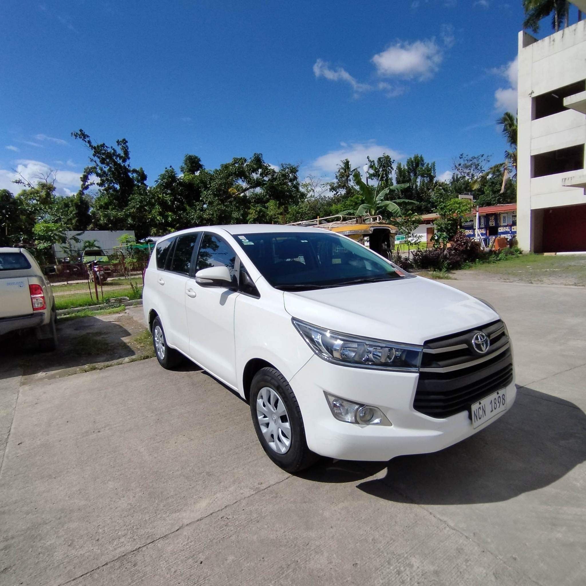 Toyota Innova 2025 Interior & Exterior Images, Colors & Video Gallery ...