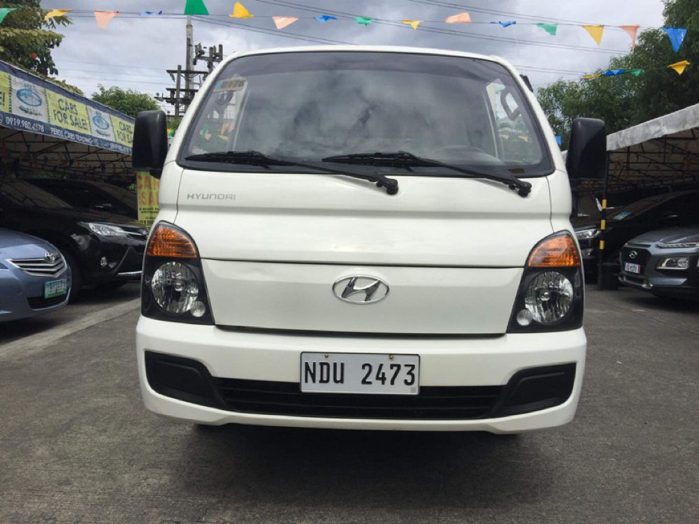 Hyundai H-100 2.5L CRDi 6MT Shuttle (with A/C) Price & Specs ...