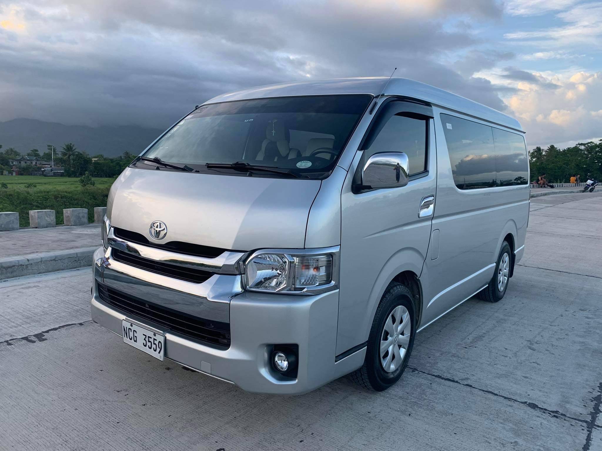 Used & 2nd hand Toyota Hiace for Sale in Philippines