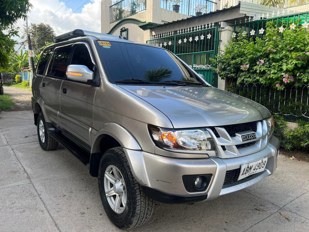 Get Used Isuzu Crosswind 44781 Price & Sellers Information | Zigwheels
