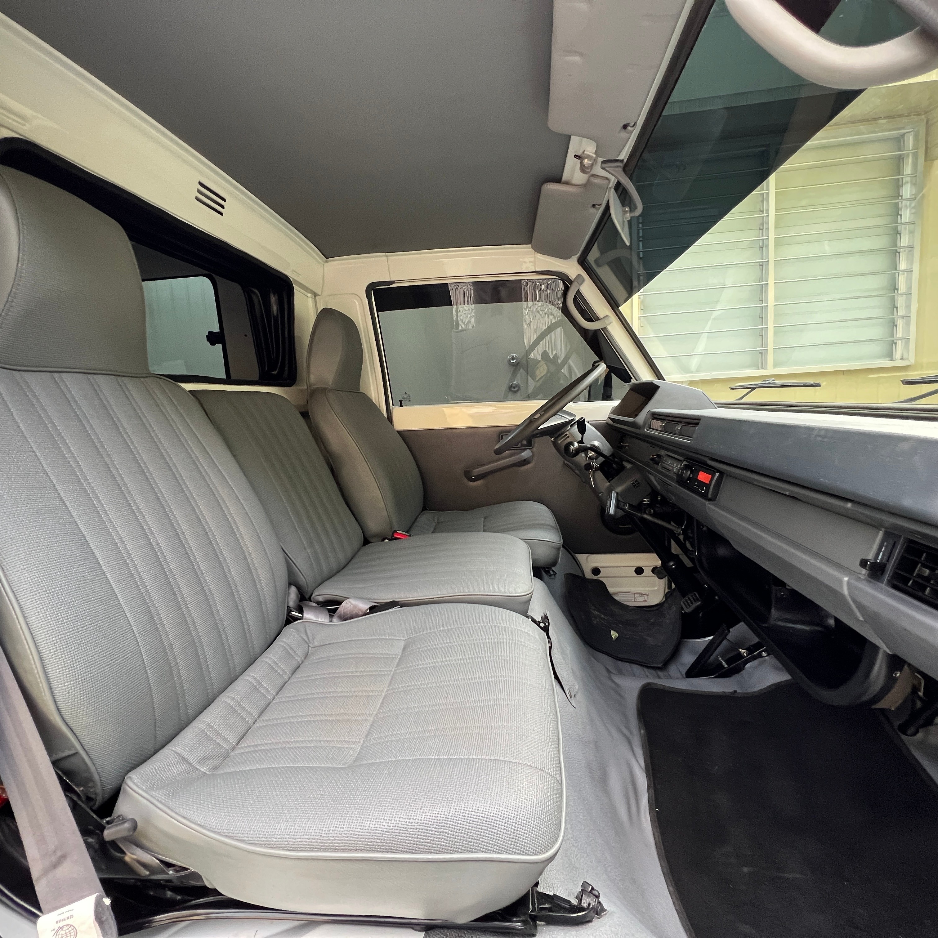 Get Used Mitsubishi L300 38253 Price & Sellers Information | Carmudi