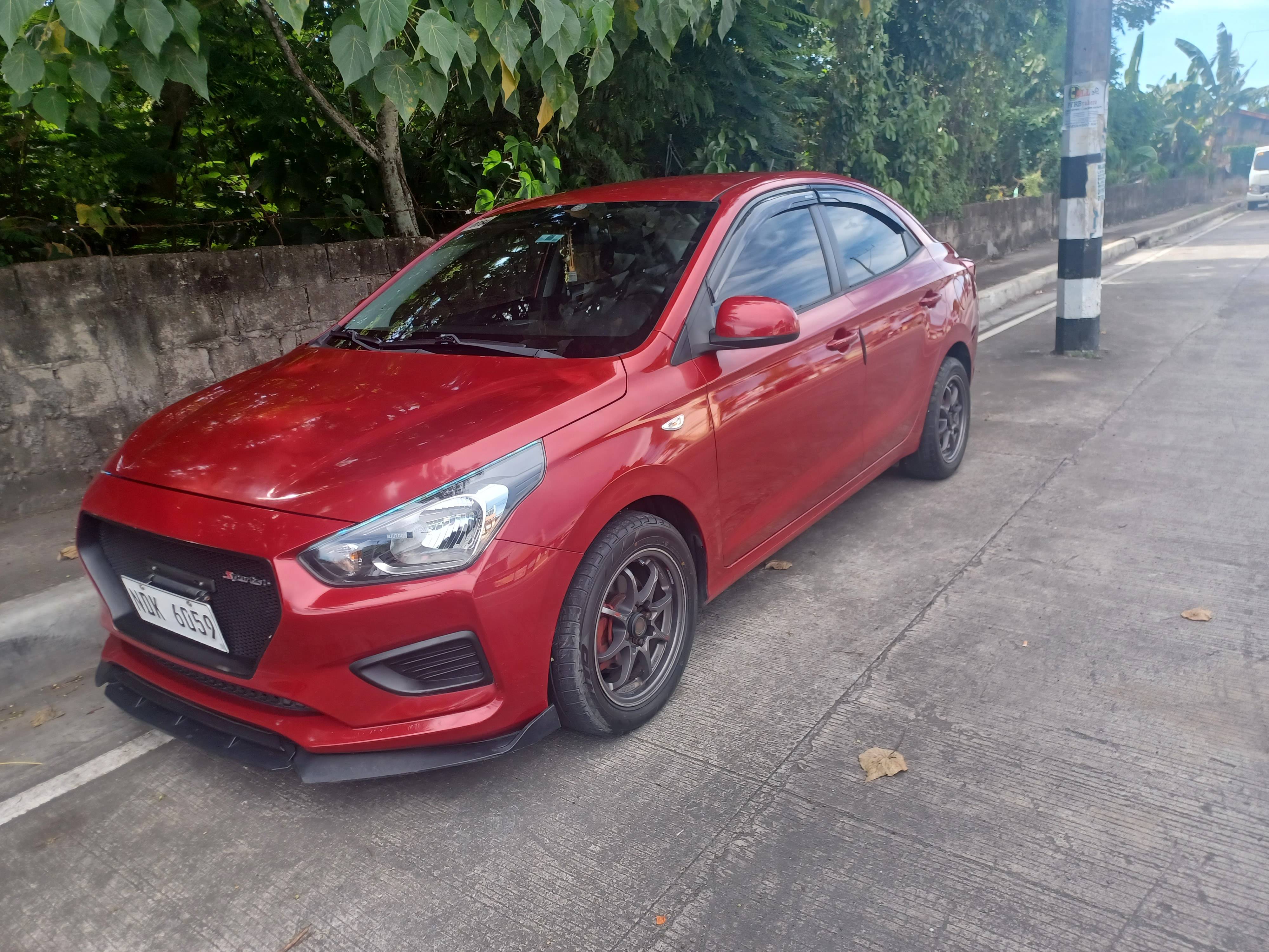 Get Used Hyundai Reina 38908 Price & Sellers Information | Zigwheels