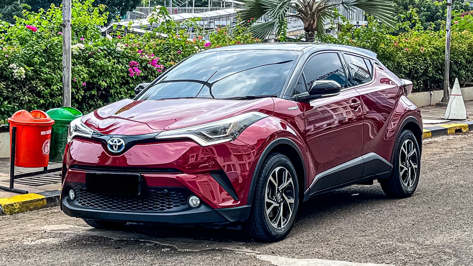 Ulasan Pengguna Toyota CHR Hybrid - Mobil SUV Crossover 4736 | Oto