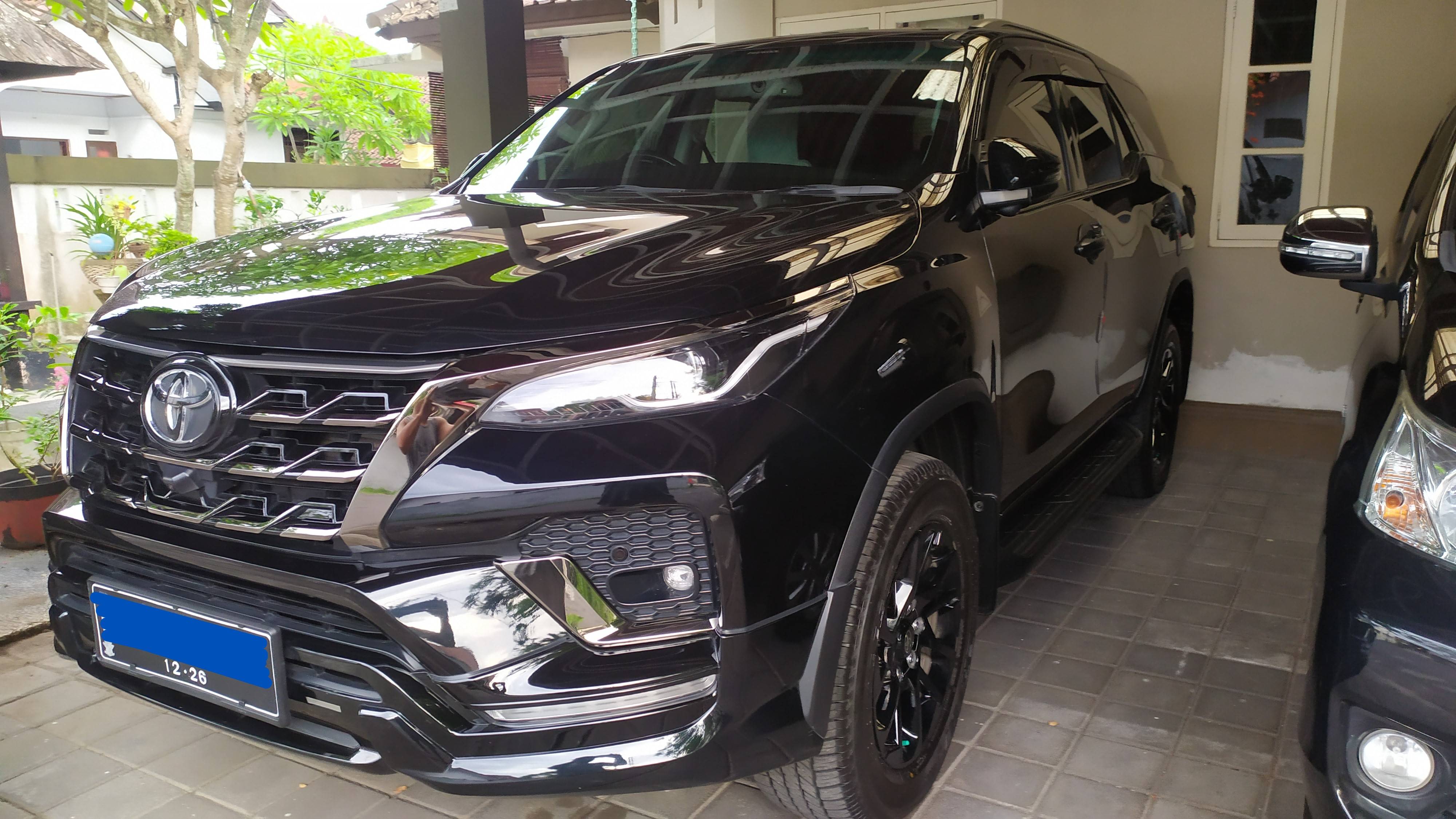 Toyota Fortuner 2025 Specification - All Details & Features | Oto