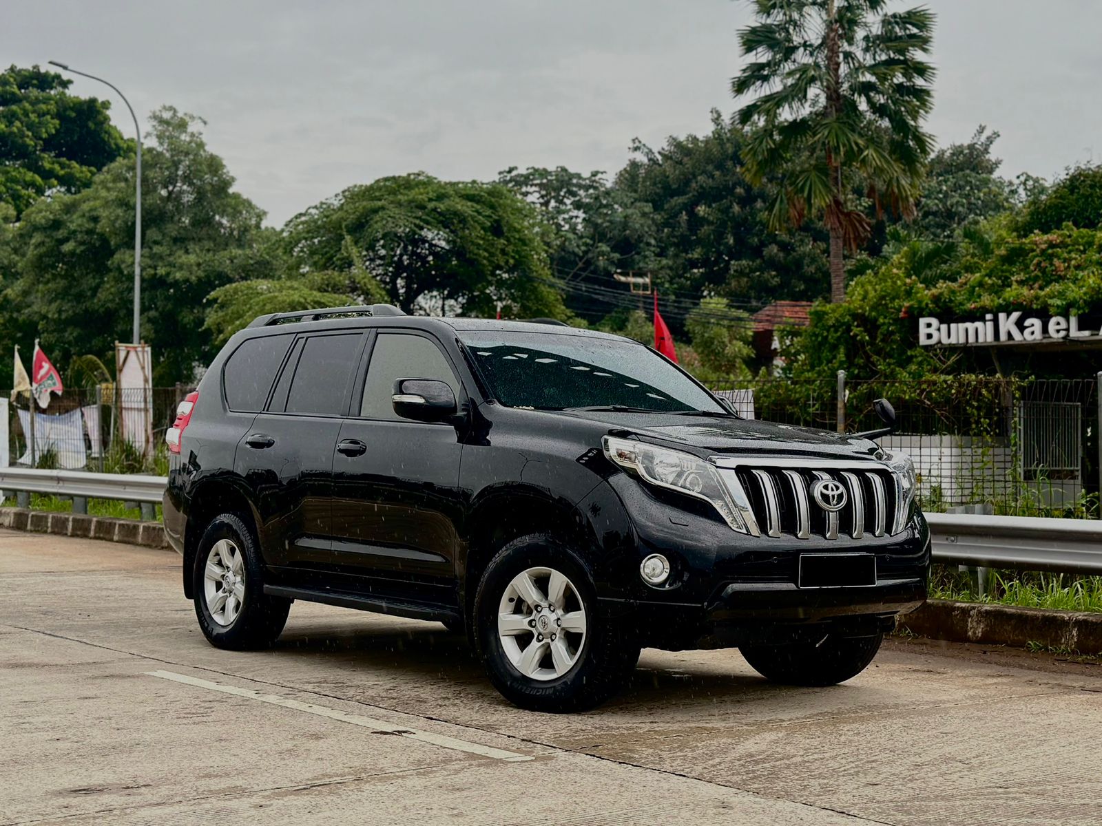 Toyota Land Cruiser Prado Harga, Review, Spesifikasi & Promo Januari ...