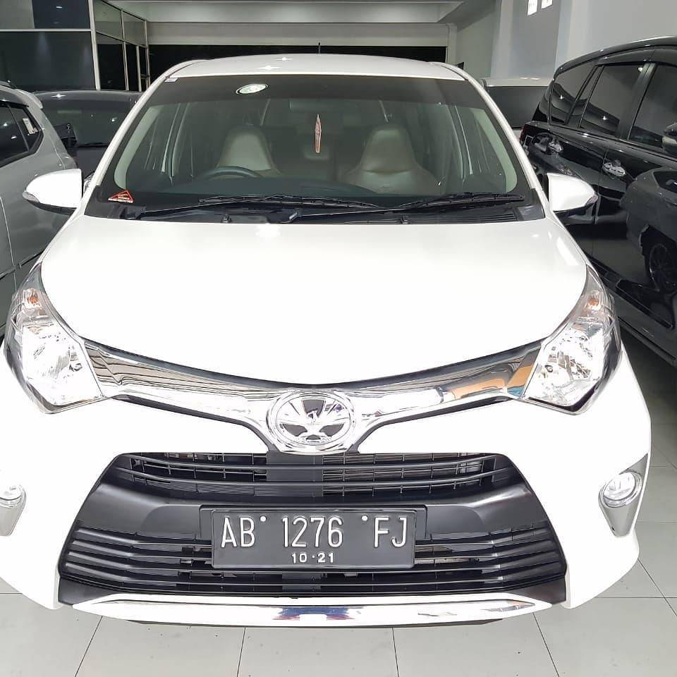 Perbandingan Toyota Calya vs Toyota Kijang Innova Zenix Hybrid EV ...