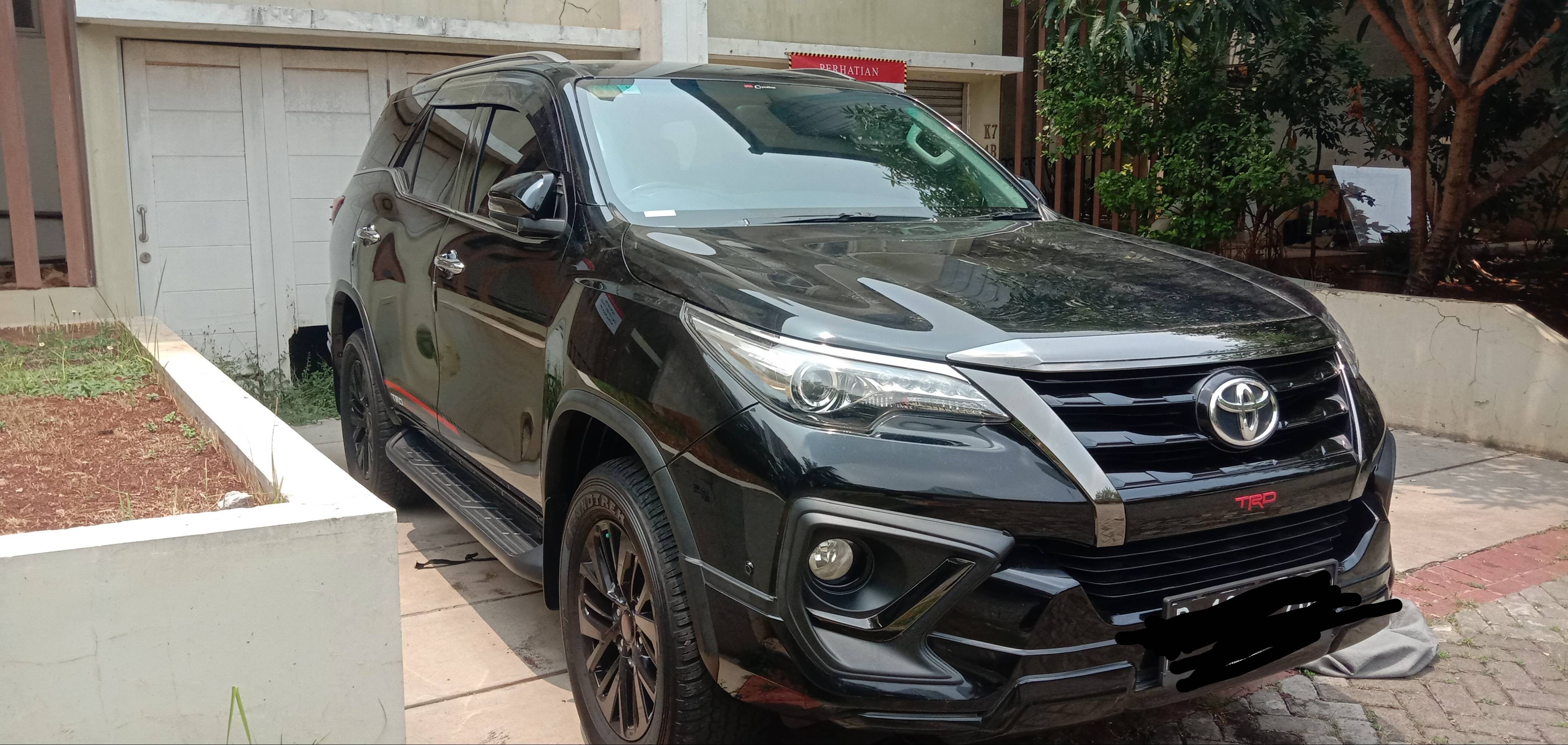Toyota Fortuner 2024 Specification - All Details & Features | Oto