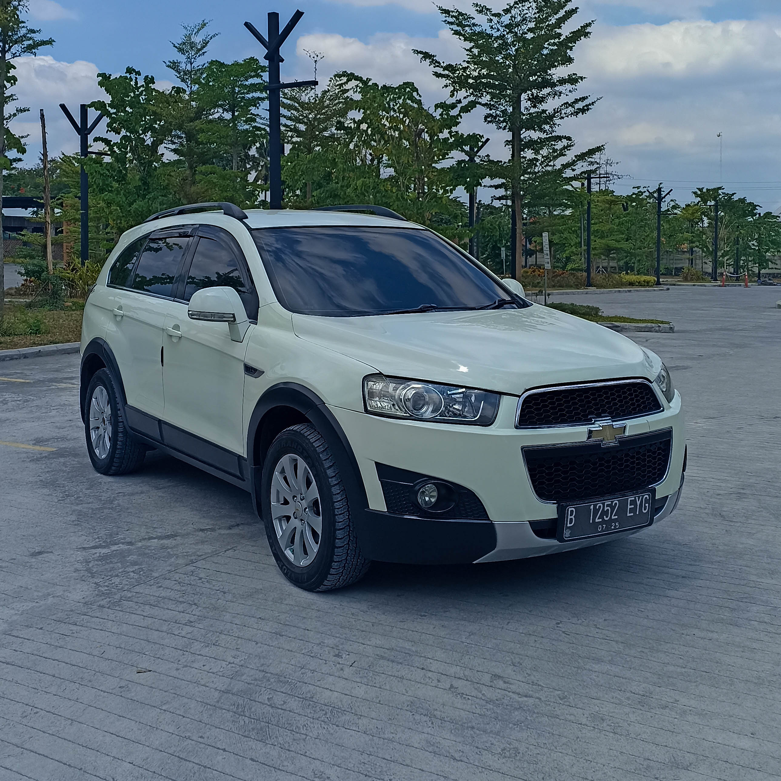 Harga OTR Chevrolet Captiva di Sleman - Simulasi Kredit & Cicilan | Oto
