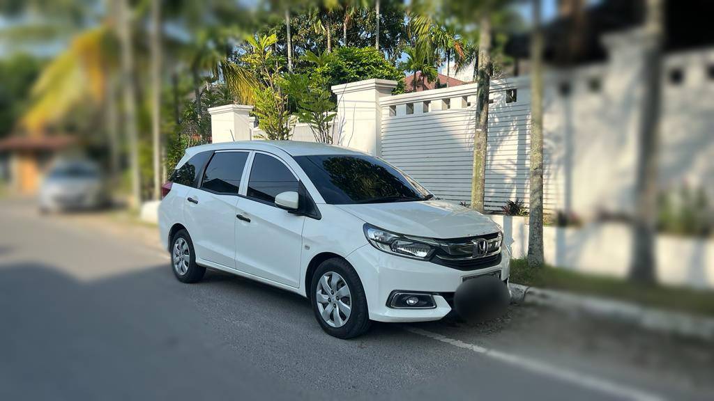 Dihentikan Honda Mobilio Fitur dan Spesifikasi | Oto