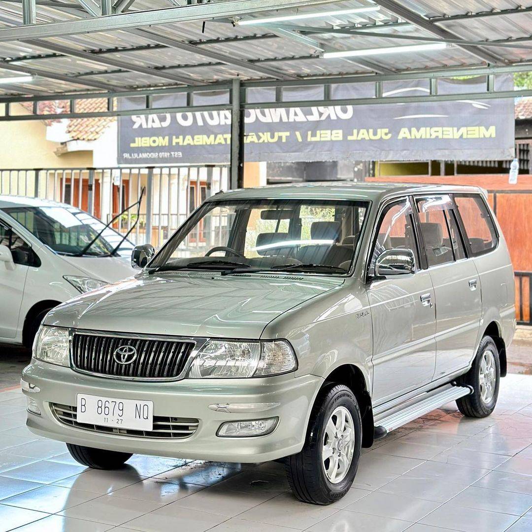Dihentikan Toyota Kijang (2004-2015) KRISTA 2.0 EFI AT MC Fitur dan ...