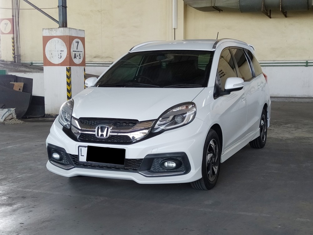 Honda StepWGN e:HEV vs MG G90 - Which is Better?