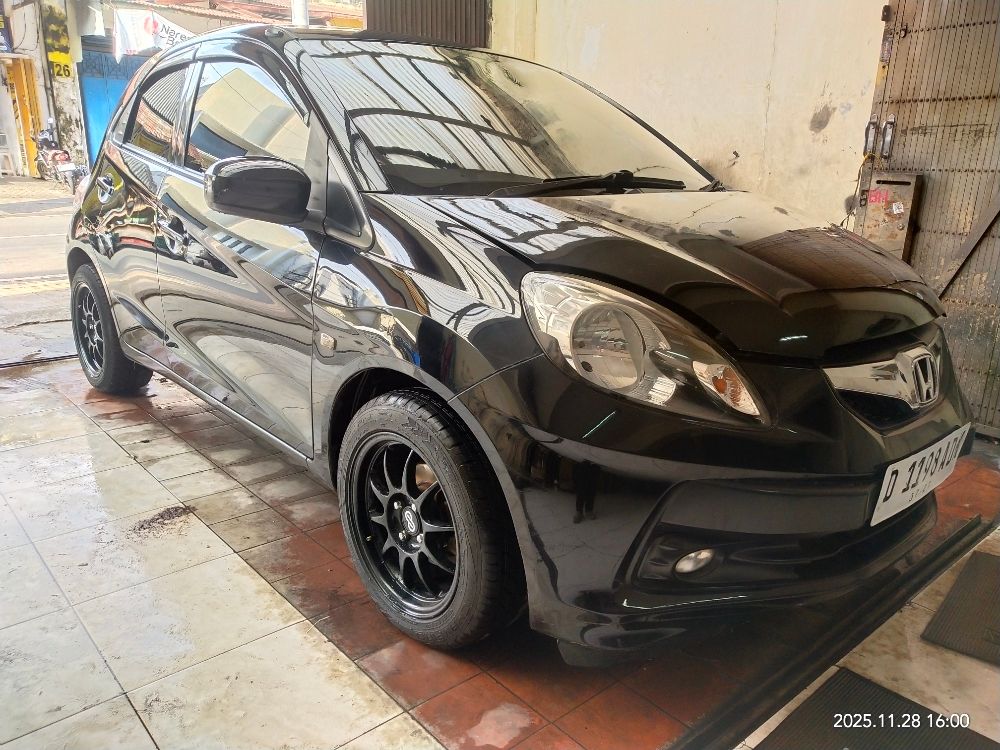 Dapatkan Informasi Harga & Penjual Mobil Bekas Honda Brio 2015 671943 ...