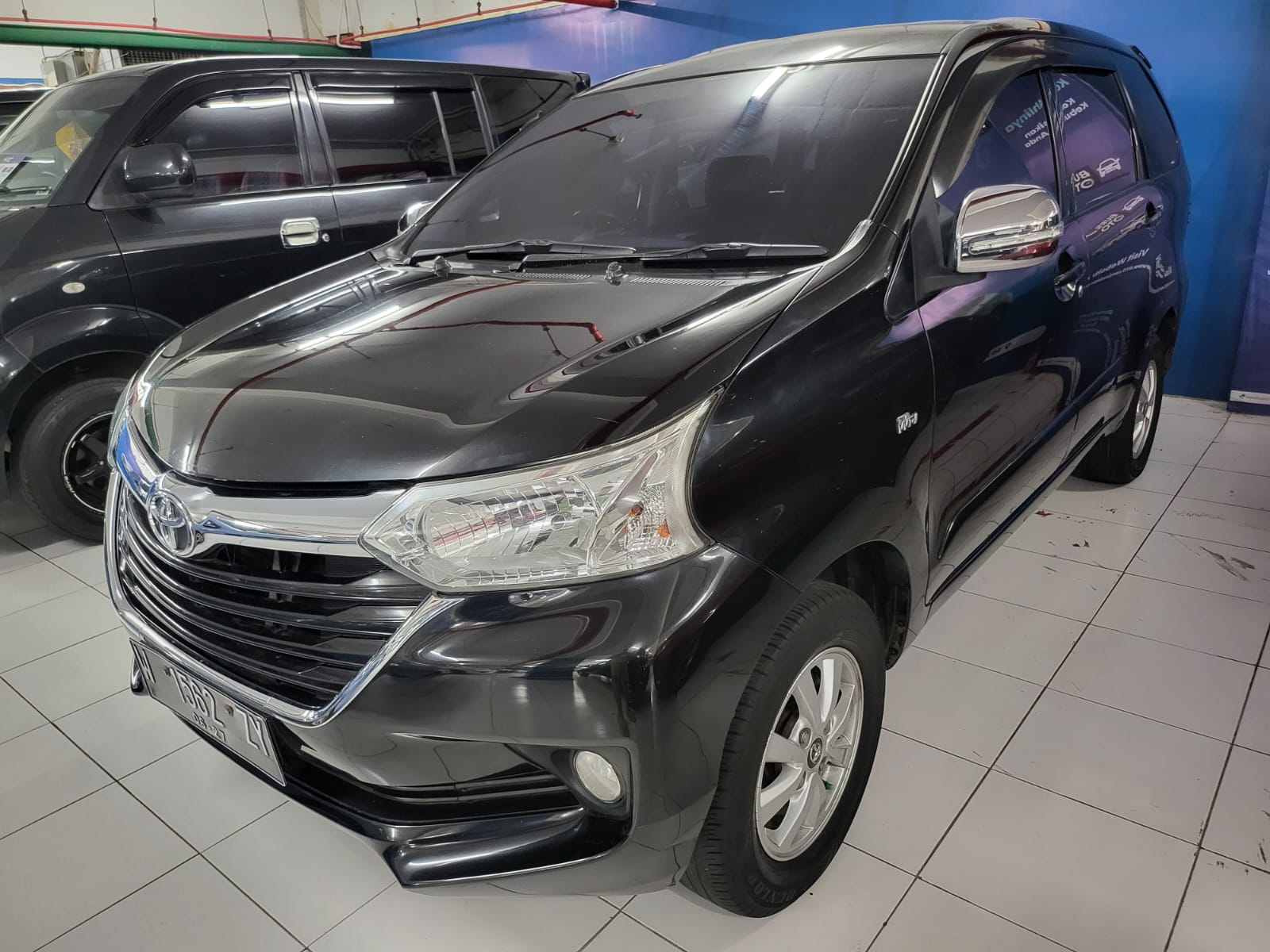 Toyota Avanza 2024 Images - Check Interior & Exterior Photos | OtO