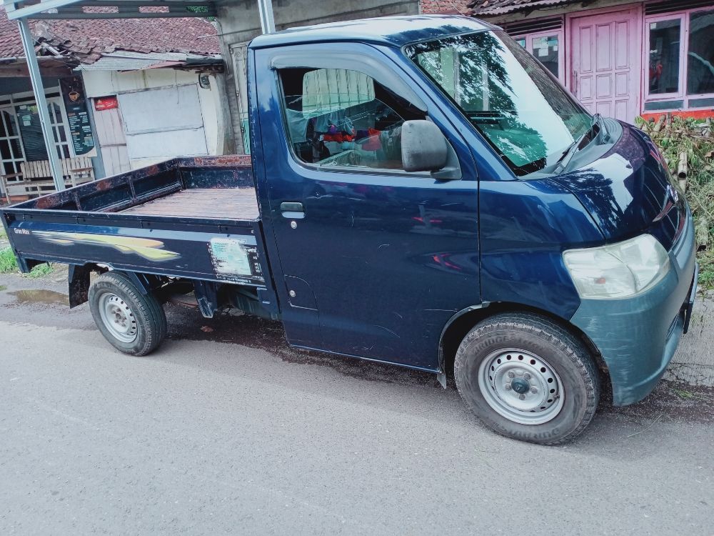 Dapatkan Informasi Harga & Penjual Mobil Bekas Daihatsu Grand Max 2011 ...