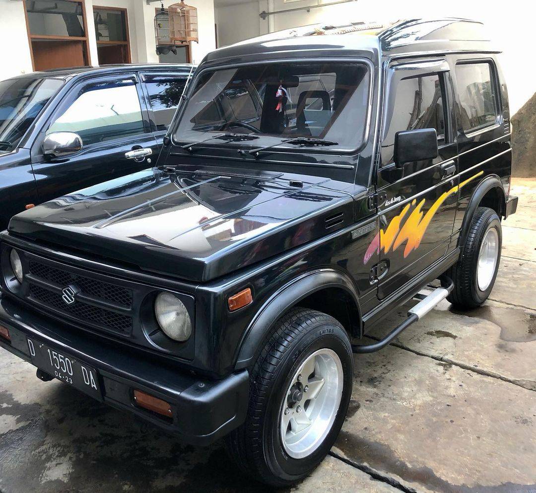 Mobil Suzuki Katana