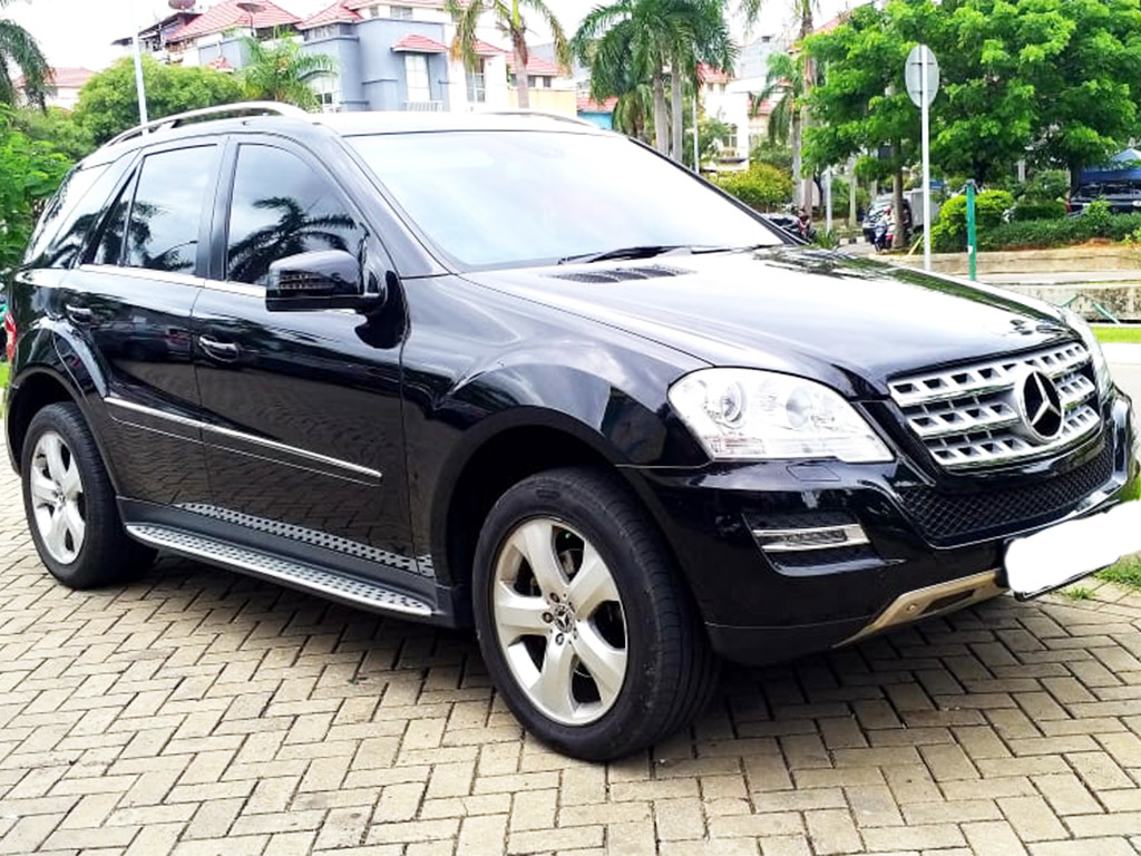 Mercedes Benz M-Class Colors, Pick from 12 color options | Oto