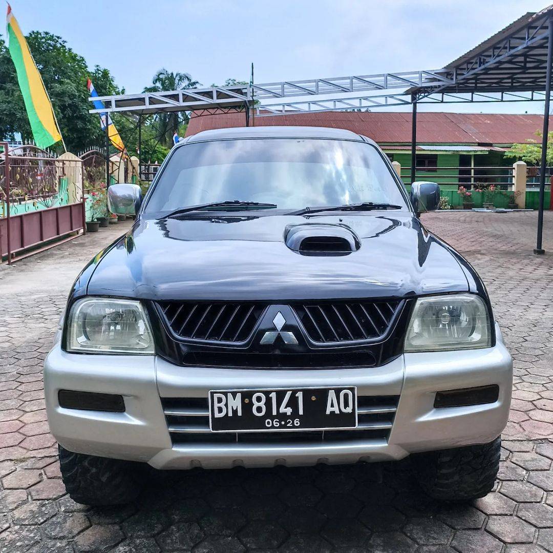 Gambar Mitsubishi L 200 Strada | Cek Interior, Eksterior & Warna ...