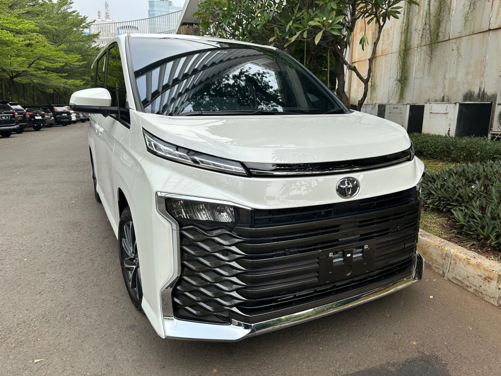 Toyota Voxy 2023 Harga, Review, Spesifikasi & Promo Juli - Zigwheels ...
