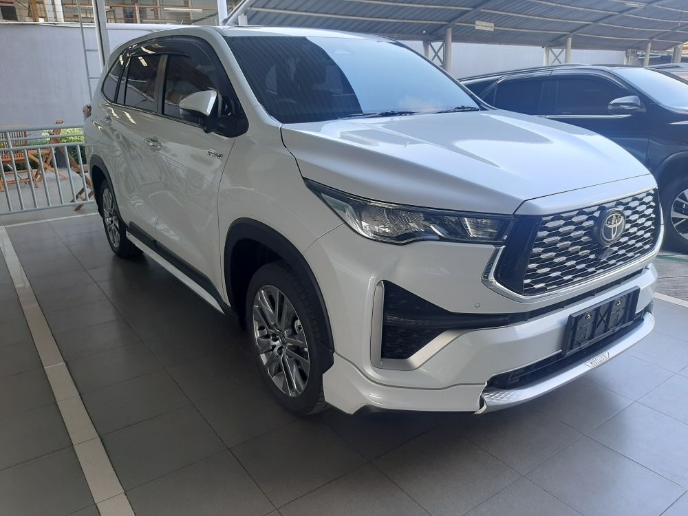 Toyota Kijang Innova Zenix Hybrid EV 2023 Specification - All Details ...