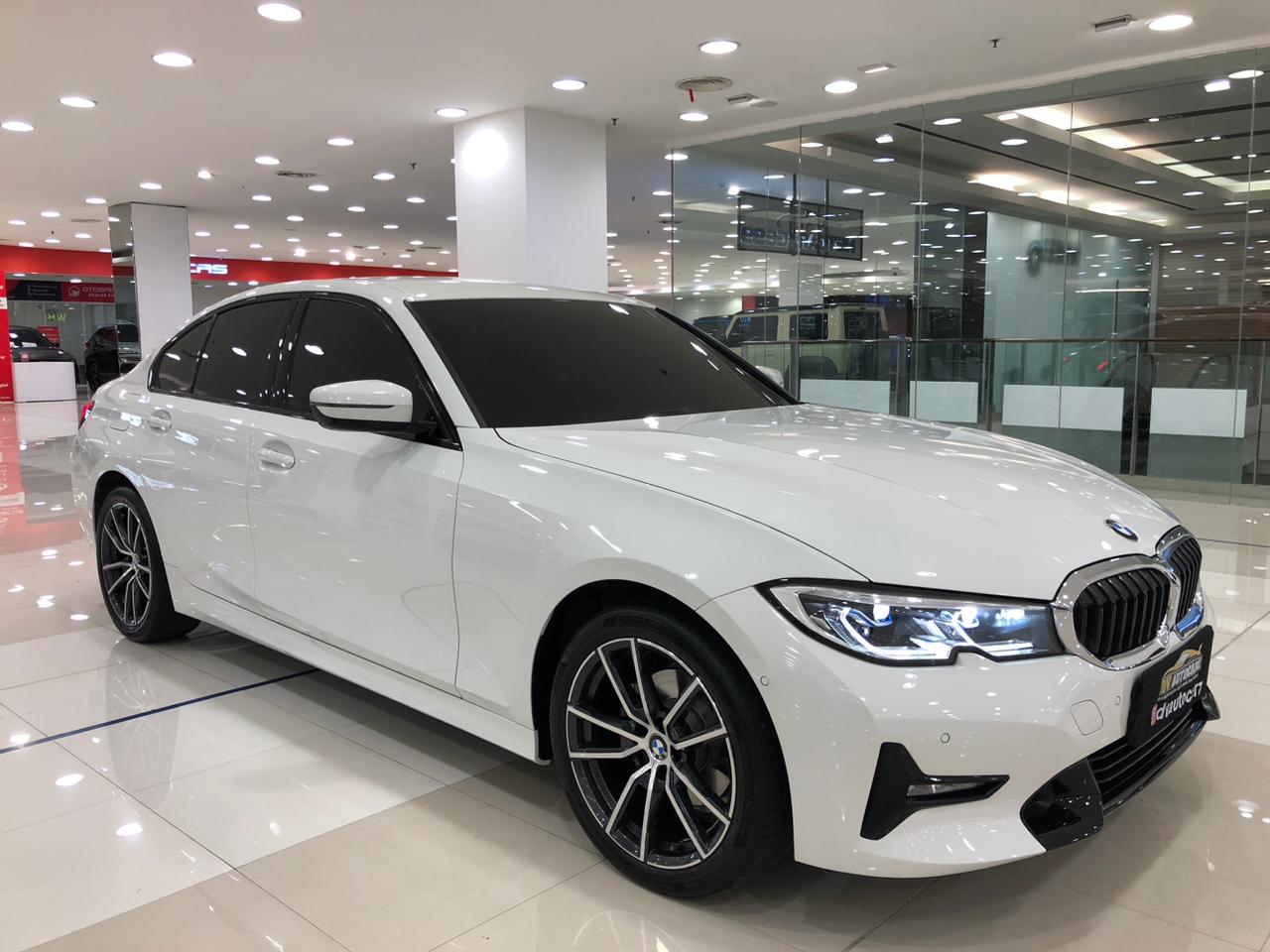 Spesifikasi BMW 3 Series Sedan 2024 - konfigurasi & Fitur | Oto