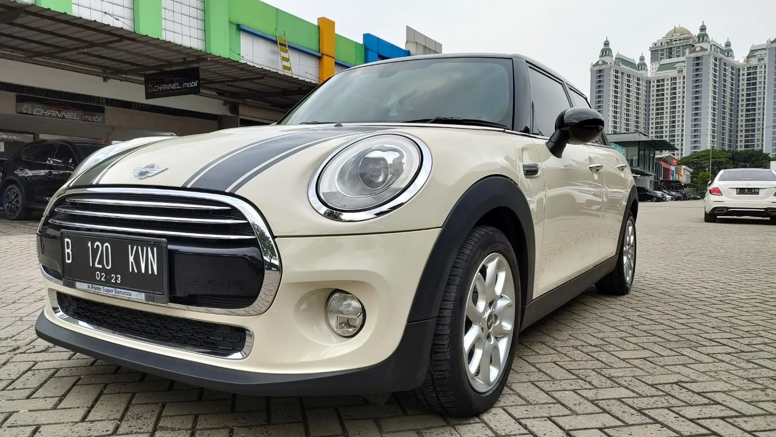 Mobil apa yang paling banyak dibandingkan dengan MINI Cooper S? - Oto