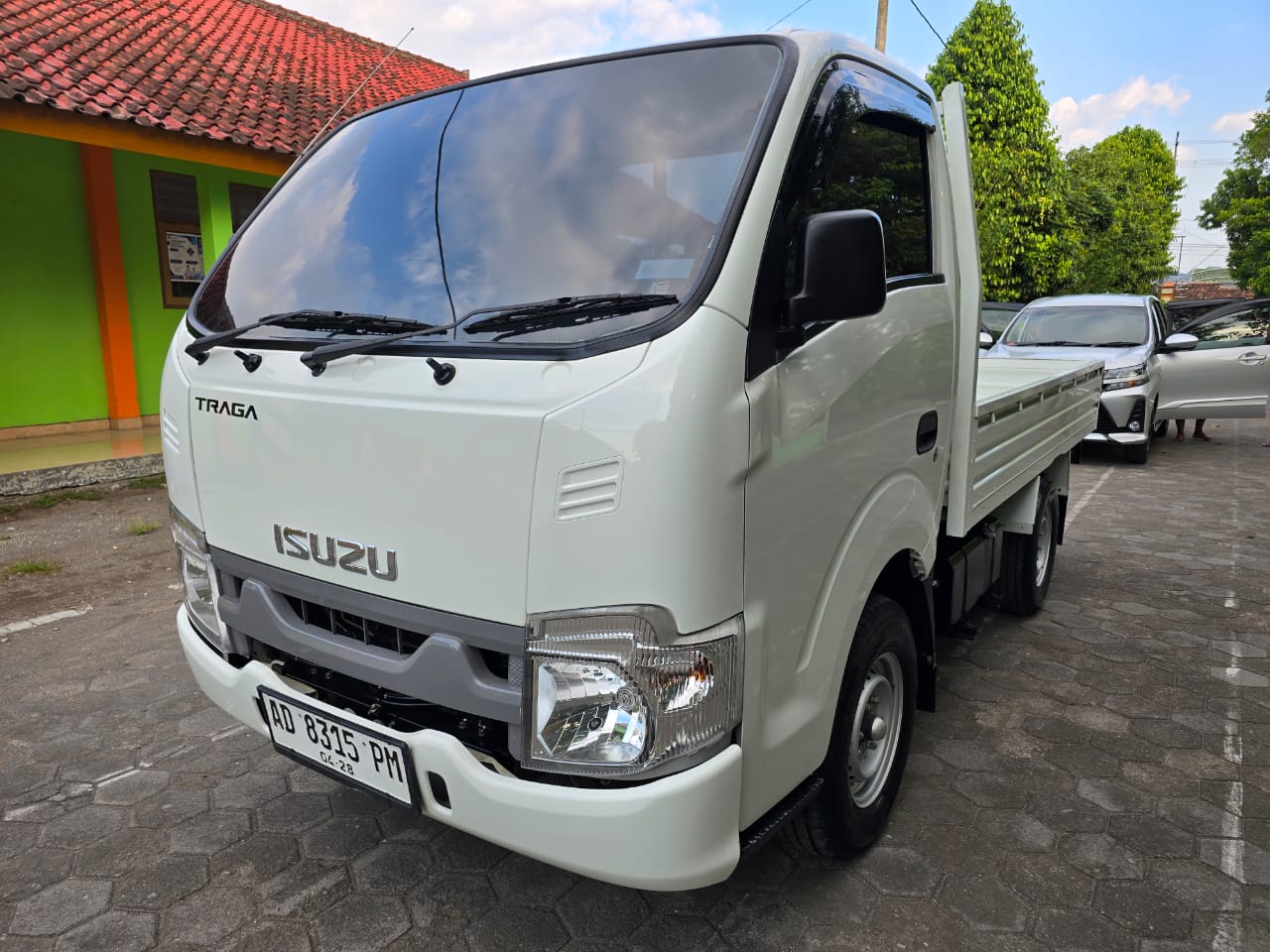 Isuzu Traga 2024 Specifications & Features - Zigwheels Indonesia