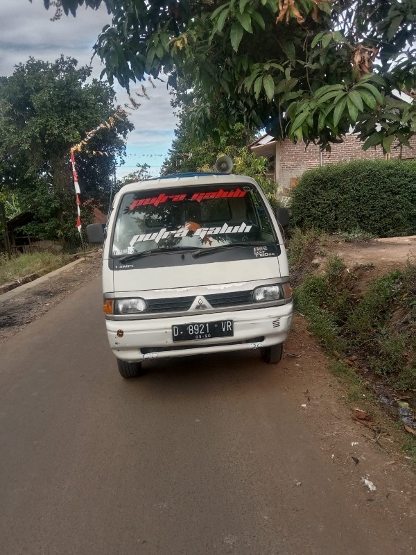 Discontinued Mitsubishi Colt T120 SS Features & Specs | Oto