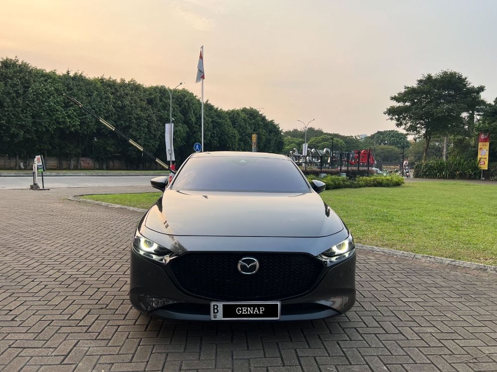Harga OTR Mazda 3 (2017-2018) di Malang - Simulasi Kredit & Cicilan | Oto