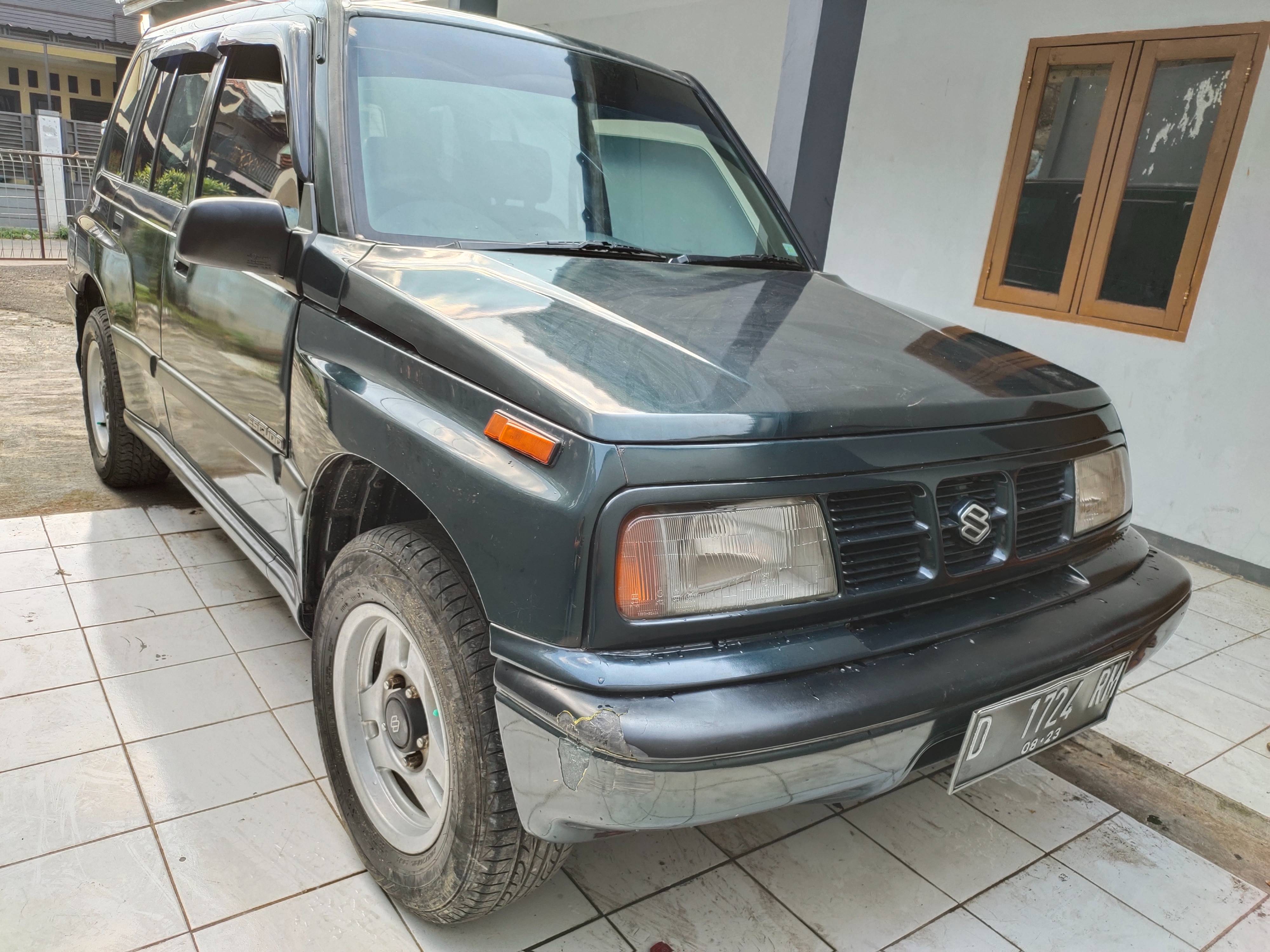 Gambar interior & eksterior, pilihan warna dan galeri video Suzuki ...