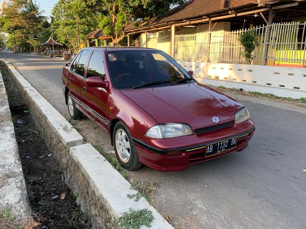 Harga OTR Suzuki Esteem - Simulasi Kredit & Cicilan | Oto