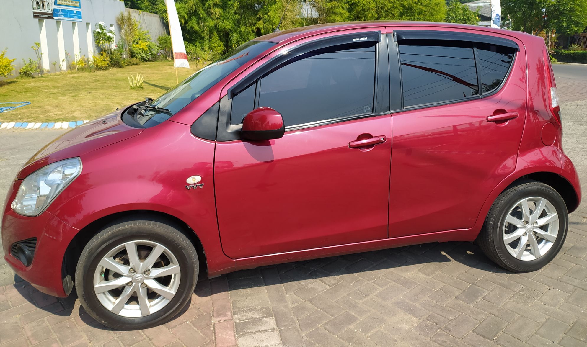 Gambar interior & eksterior, pilihan warna dan galeri video Suzuki ...