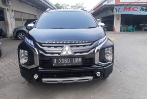Mobil bekas Xpander Cross harga kredit murah di August 2024