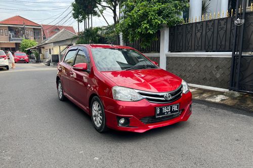 Jual Beli Mobil Bekas di Indonesia | Oto